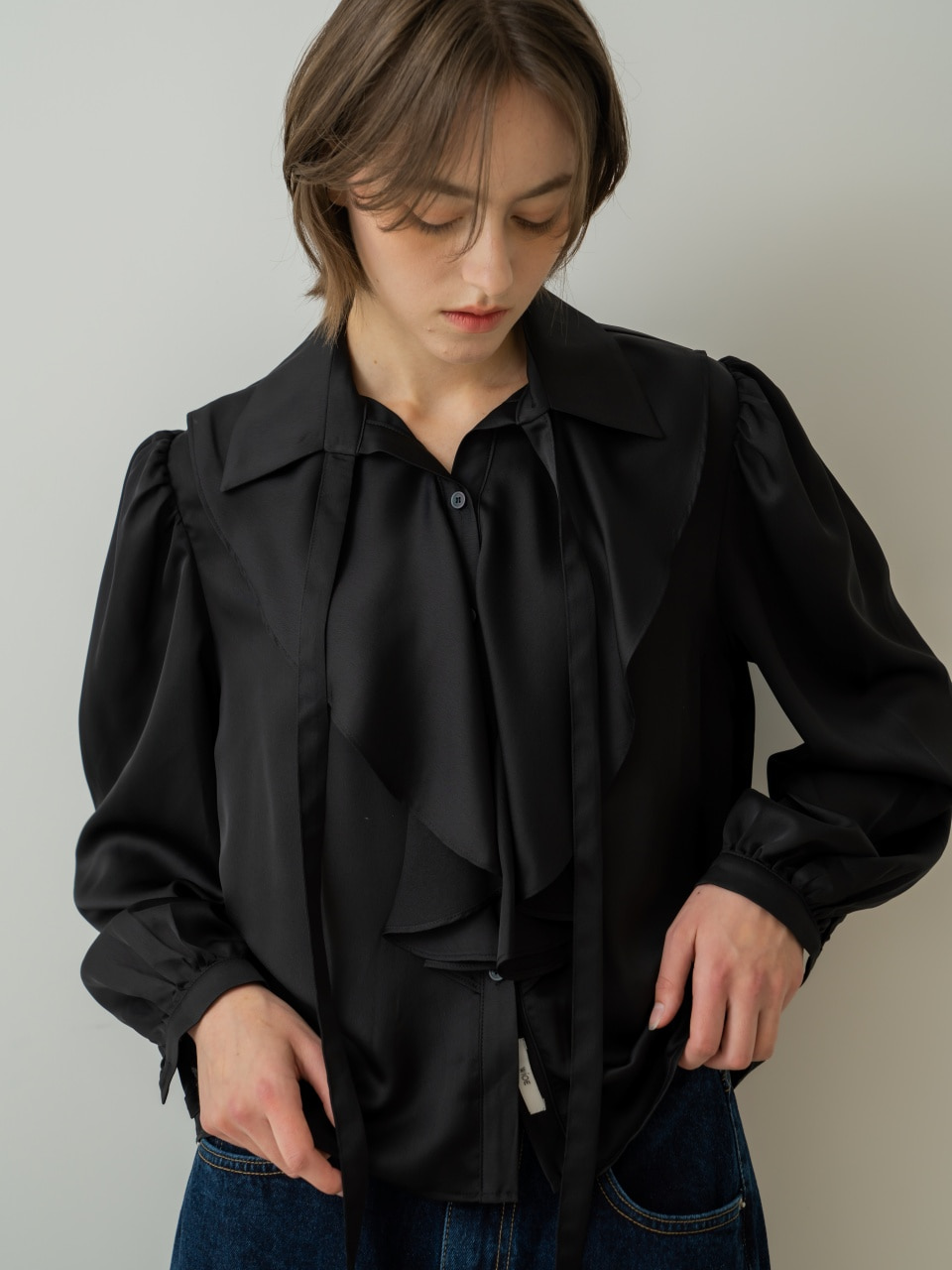 Mien Ruffle Tie Blouse_Black - WIOE