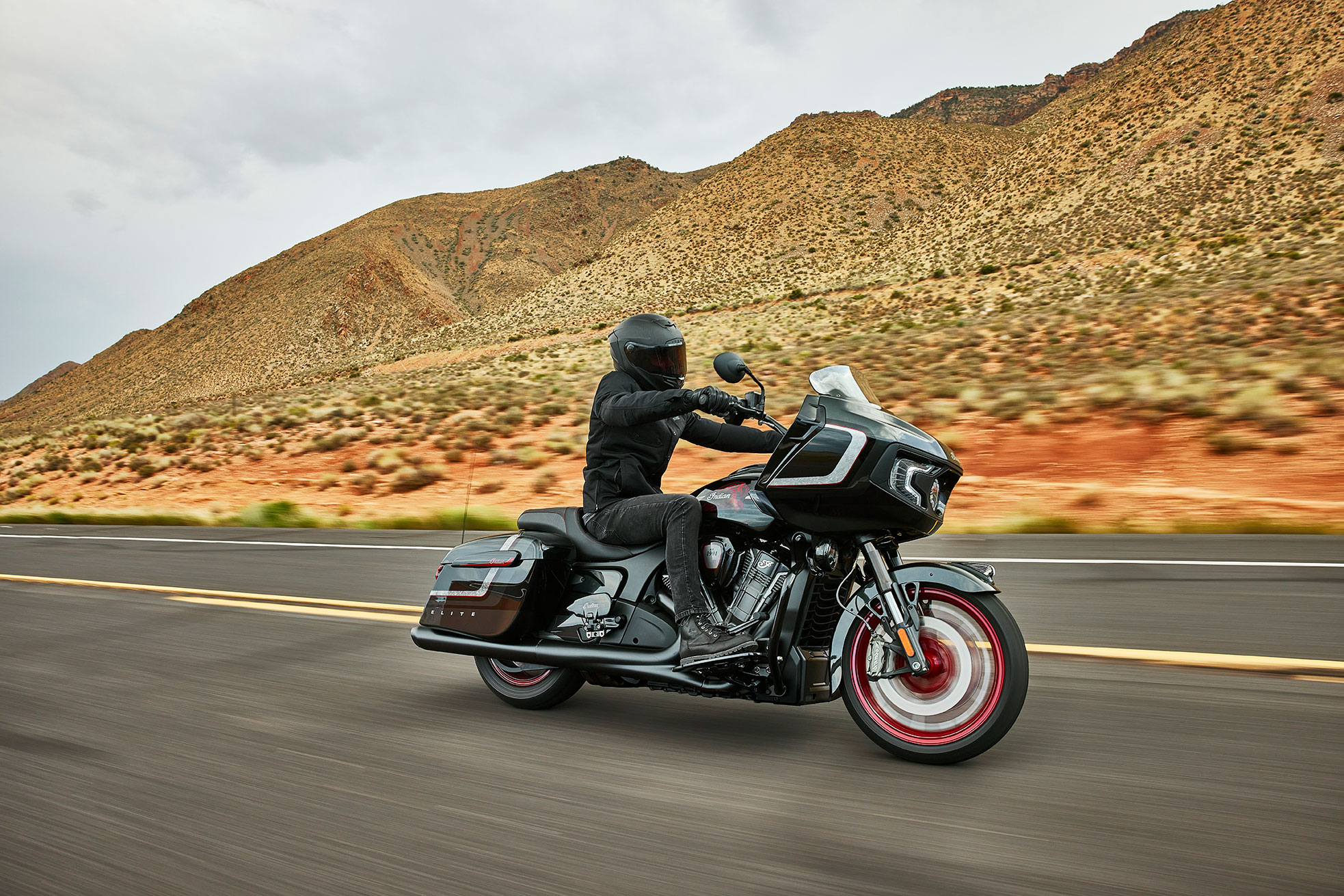 챌린저 엘리트 - 인디언 모터사이클 코리아