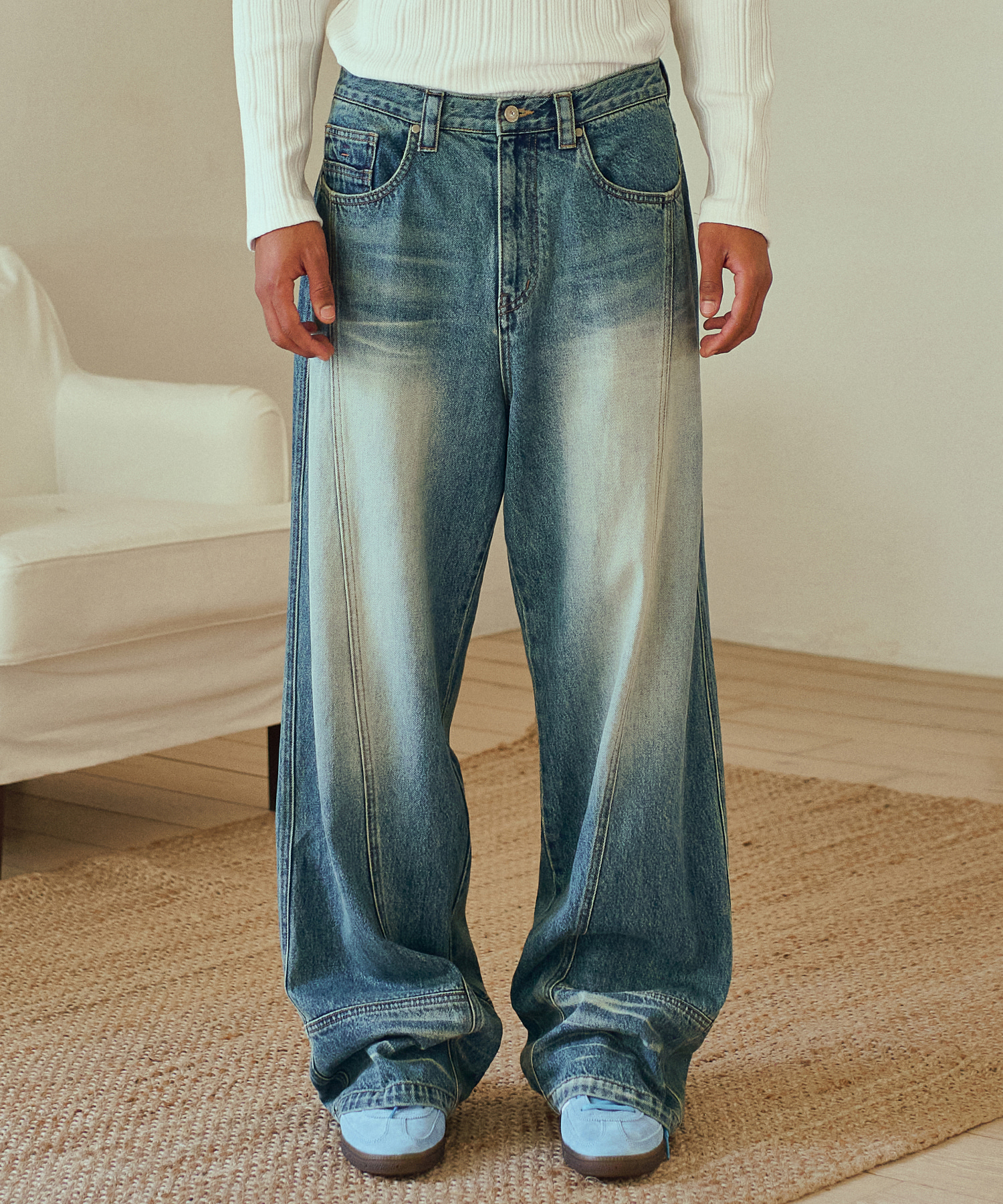 Diagonal Rusty Wide Jeans-Blue | midsun