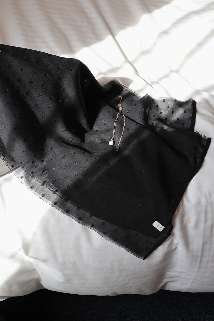 Love Scarf 021 / Black - SUMOON