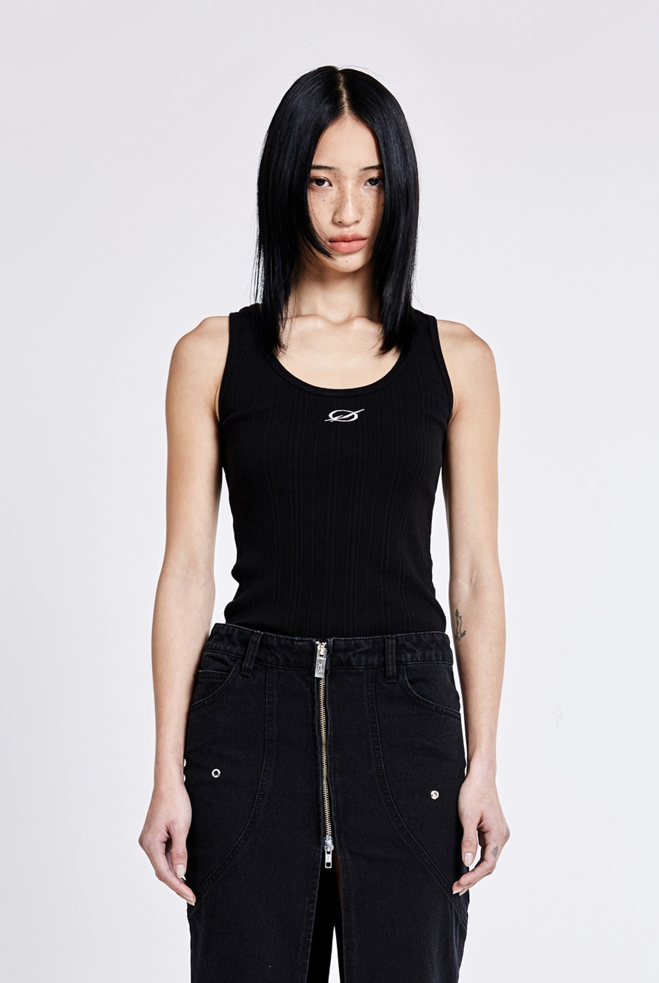 Irregular Logo embroidery Sleeveless - Black(woman) - 51percent