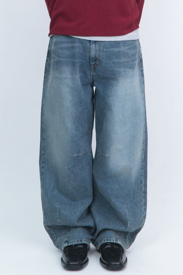 Dart Curved Jean | helm 헬름
