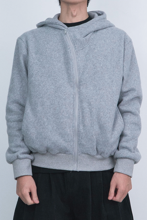 Nap Curved Hooded Zip-up | helm 헬름