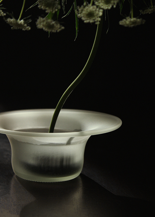 Ikebana (Fog White) - 박선민 작가