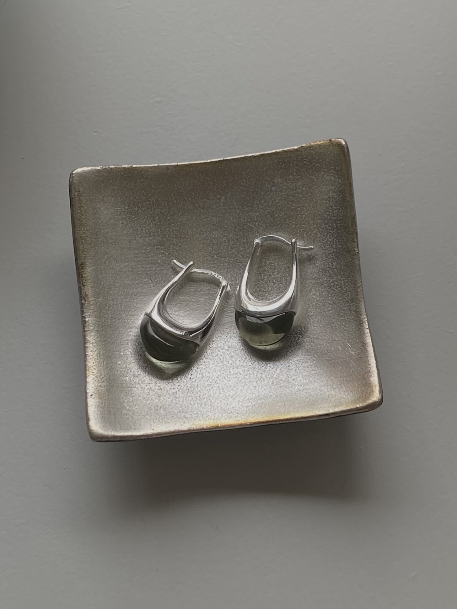 Olive glass Silver hoops - Sid Jewelry