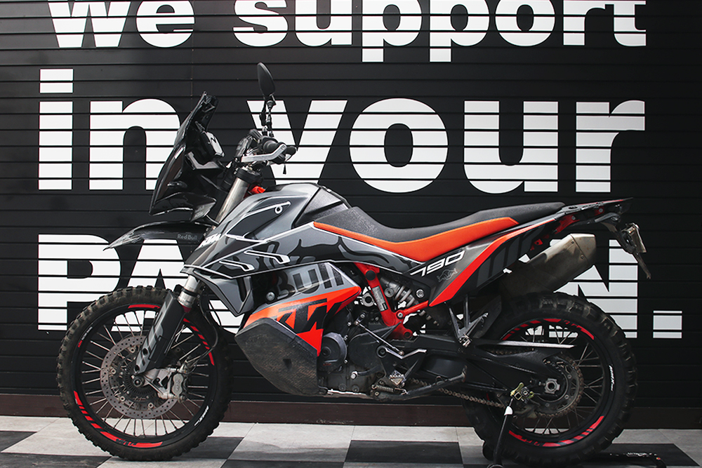 790 ADV / Red bull Gray Custom Design | MMX19