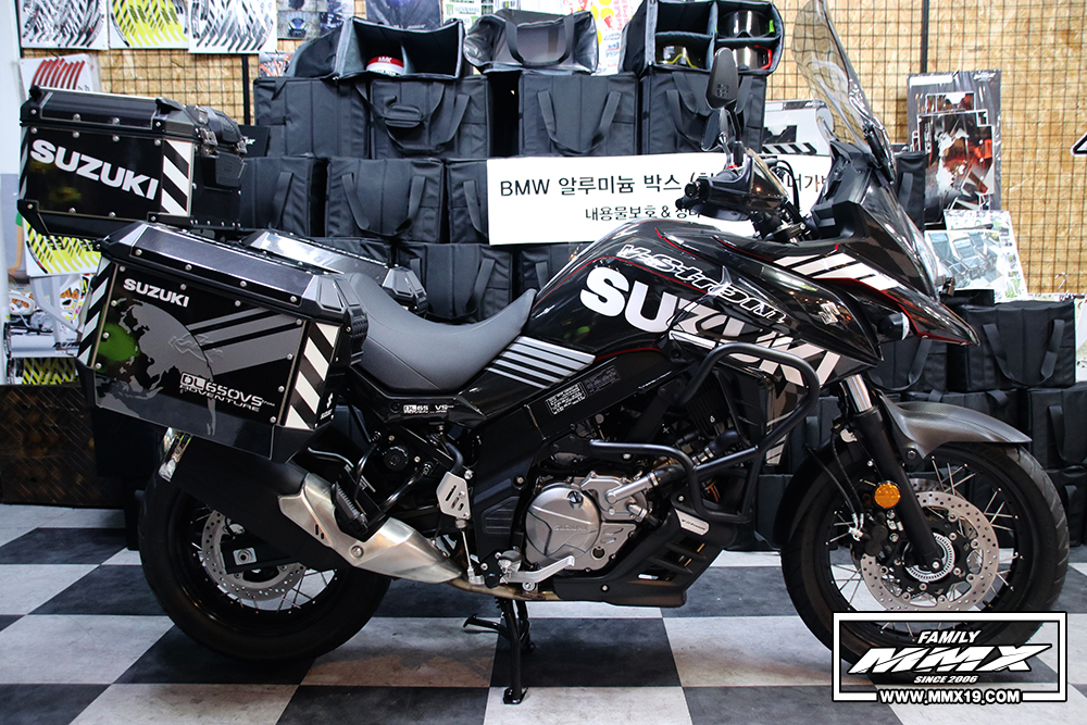 V-STROM 650 / Black & White Custom Design - MMX19