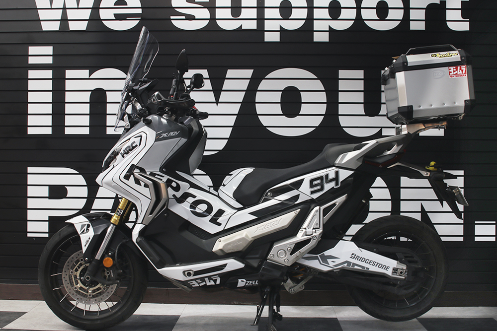 X ADV 750 / REPSOL White Custom Design | MMX19