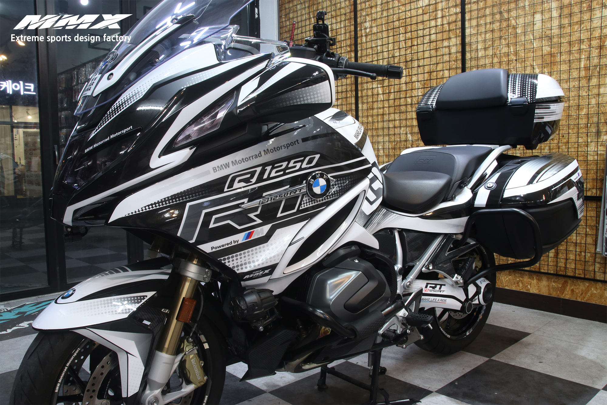 R1250RT / Dot Point Custom Design - MMX19