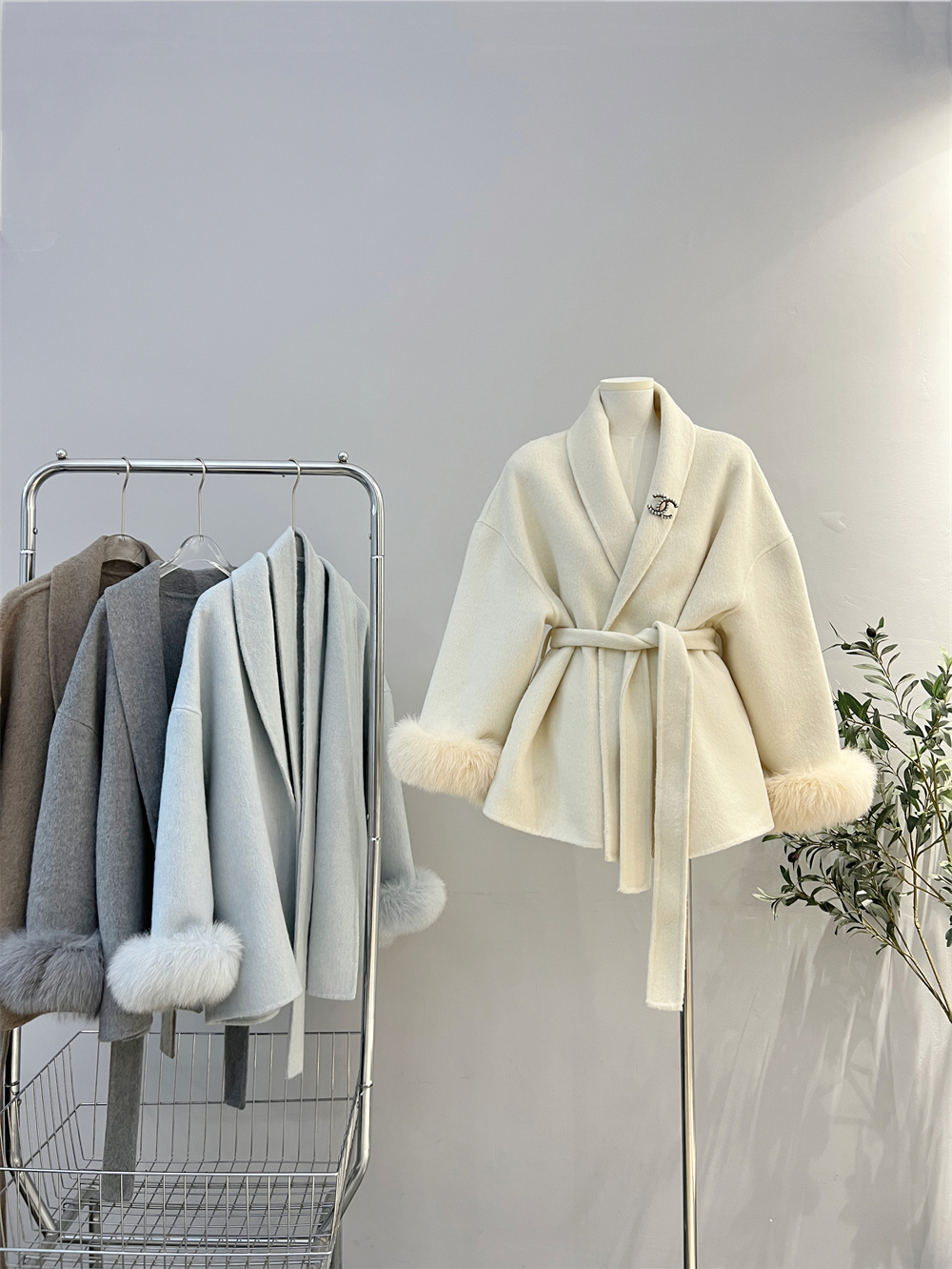 알로항 [울100%]겨울 핸드메이드 케이프 후드 코트 2col