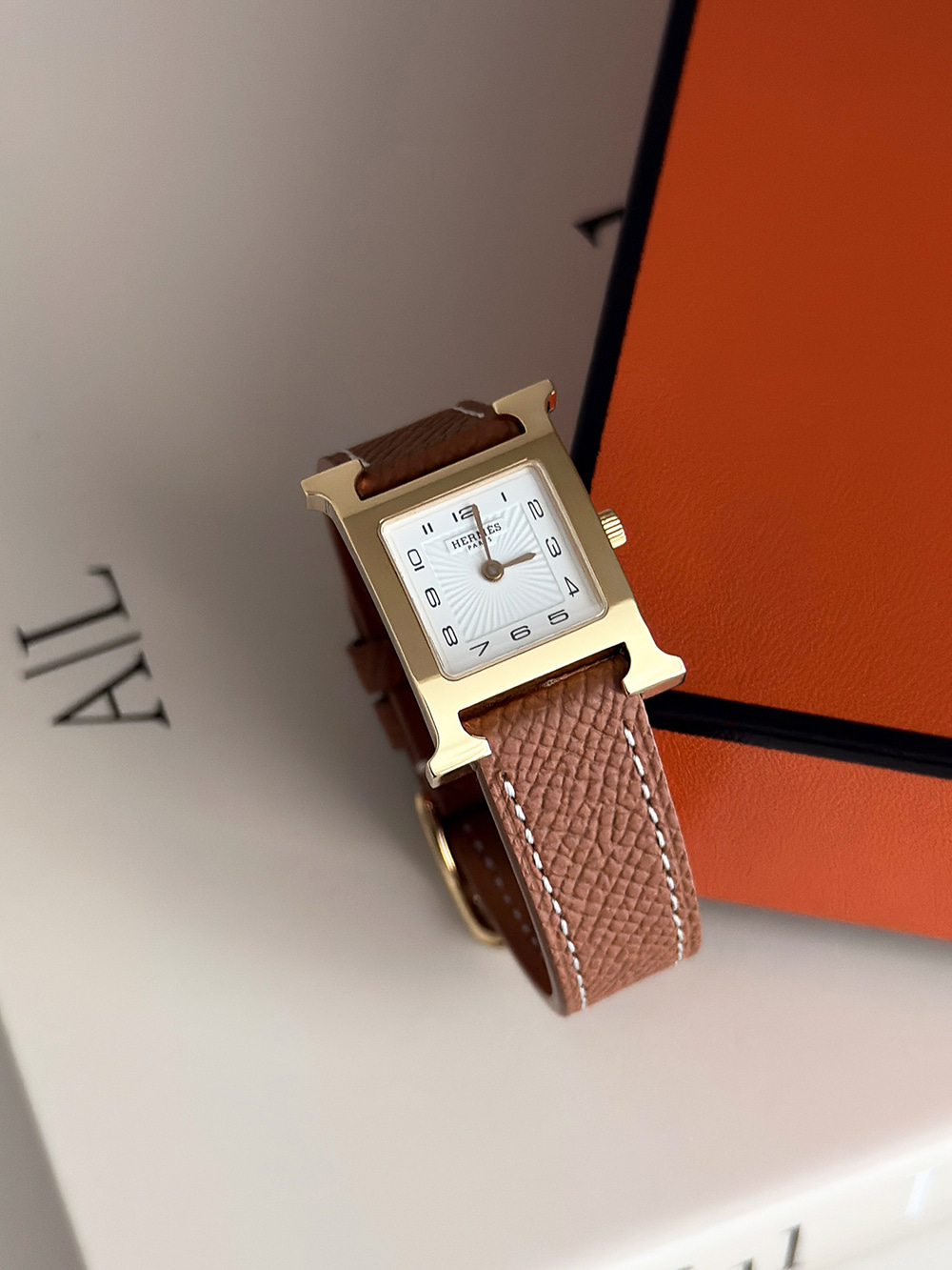 HERMES H hour gold PM size watch