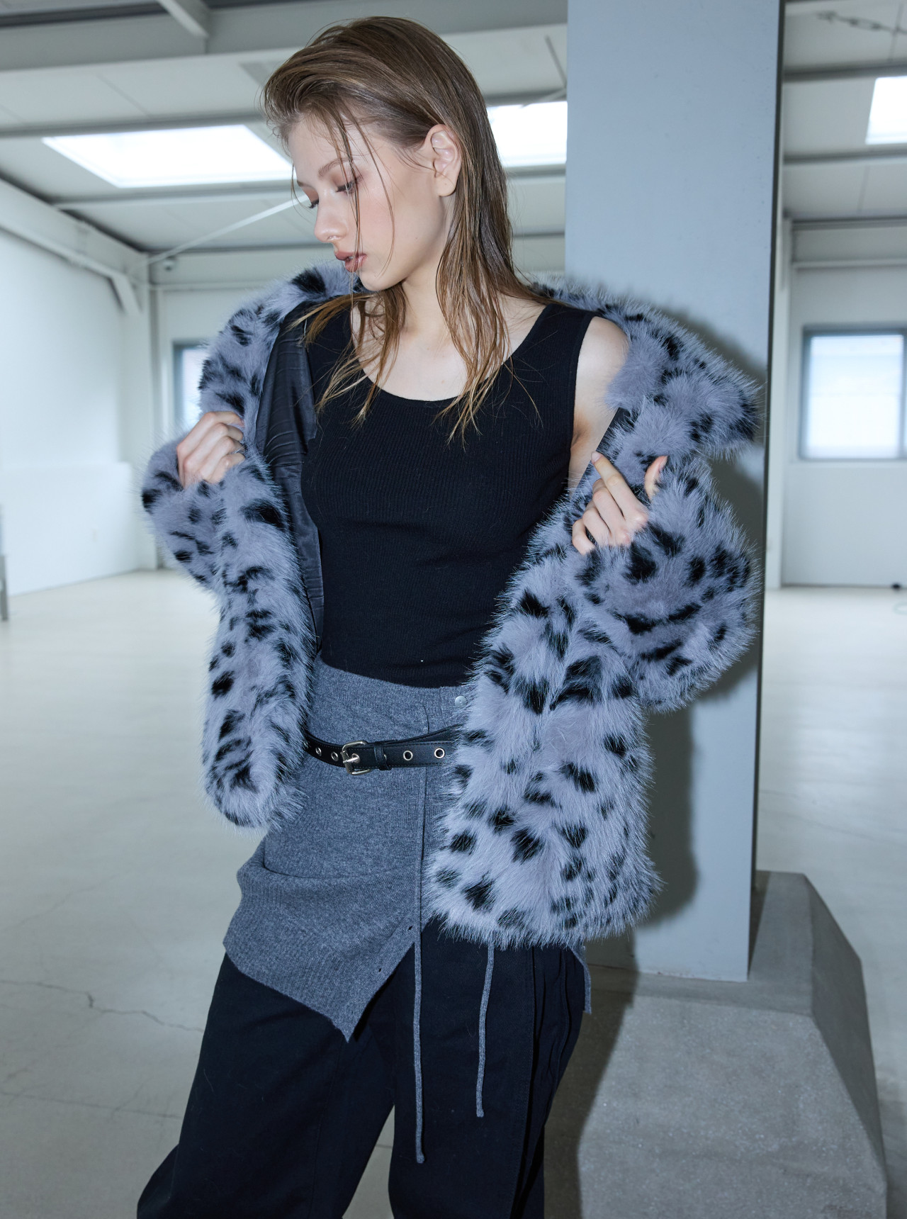 디에토(DEETO) Bambi Print Faux Fur Jacket [GREY] - 사이즈 & 후기 | 무신사