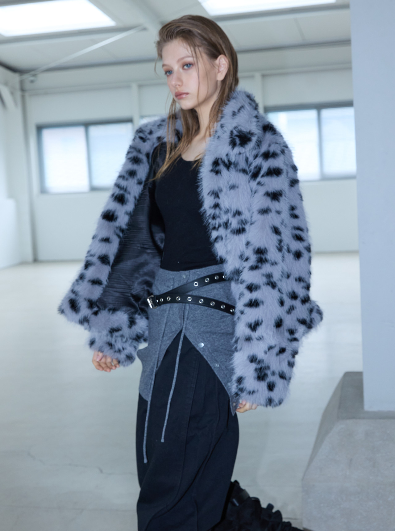 디에토(DEETO) Bambi Print Faux Fur Jacket [GREY] - 사이즈 & 후기 | 무신사