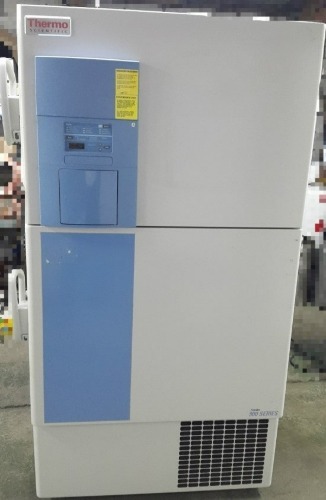 [판매완료] Double door Thermo deep freezer (650리터) - Universal Bio Korea