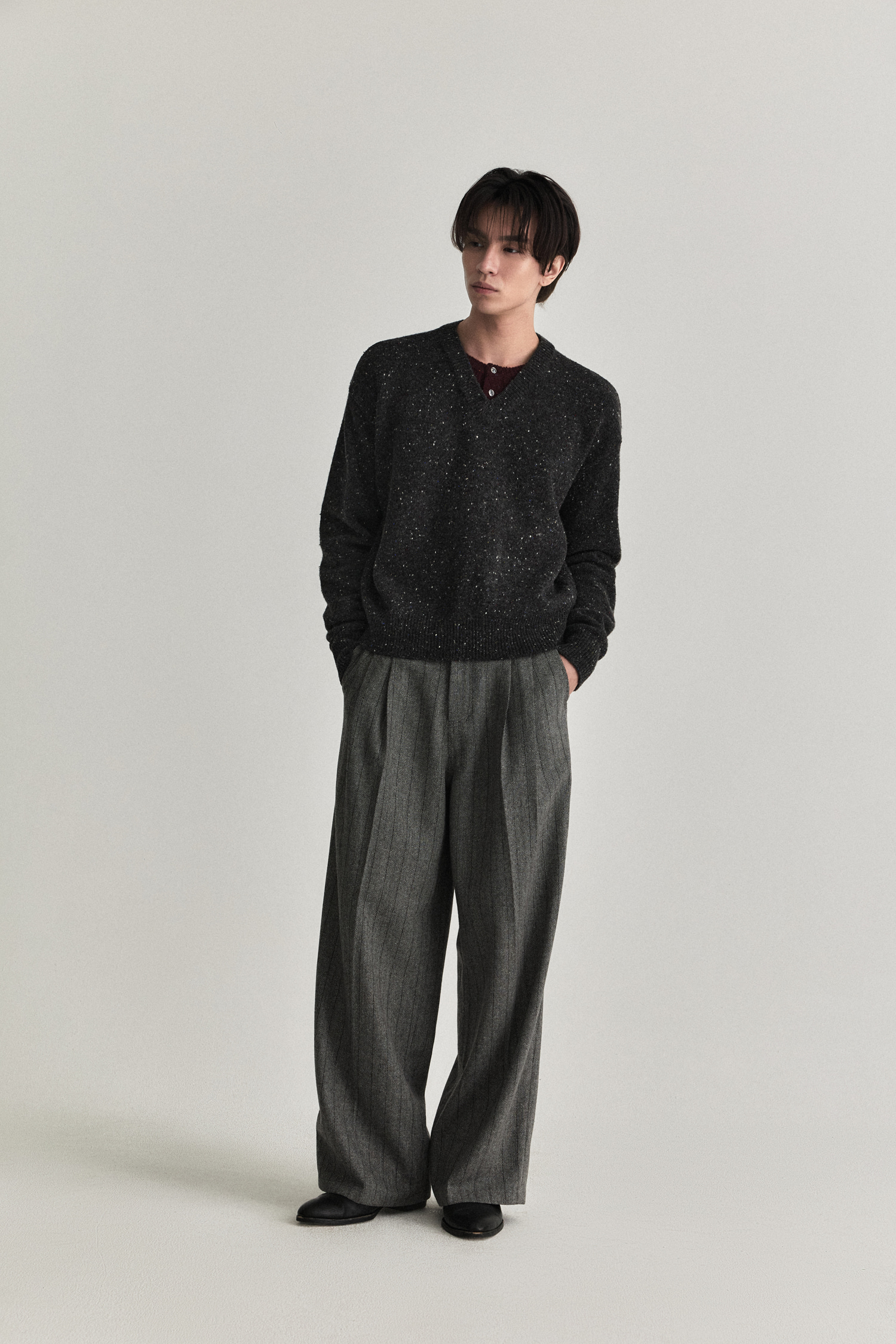 Henley Over V-neck Knit - Charcoal Wine - 웨이비니스
