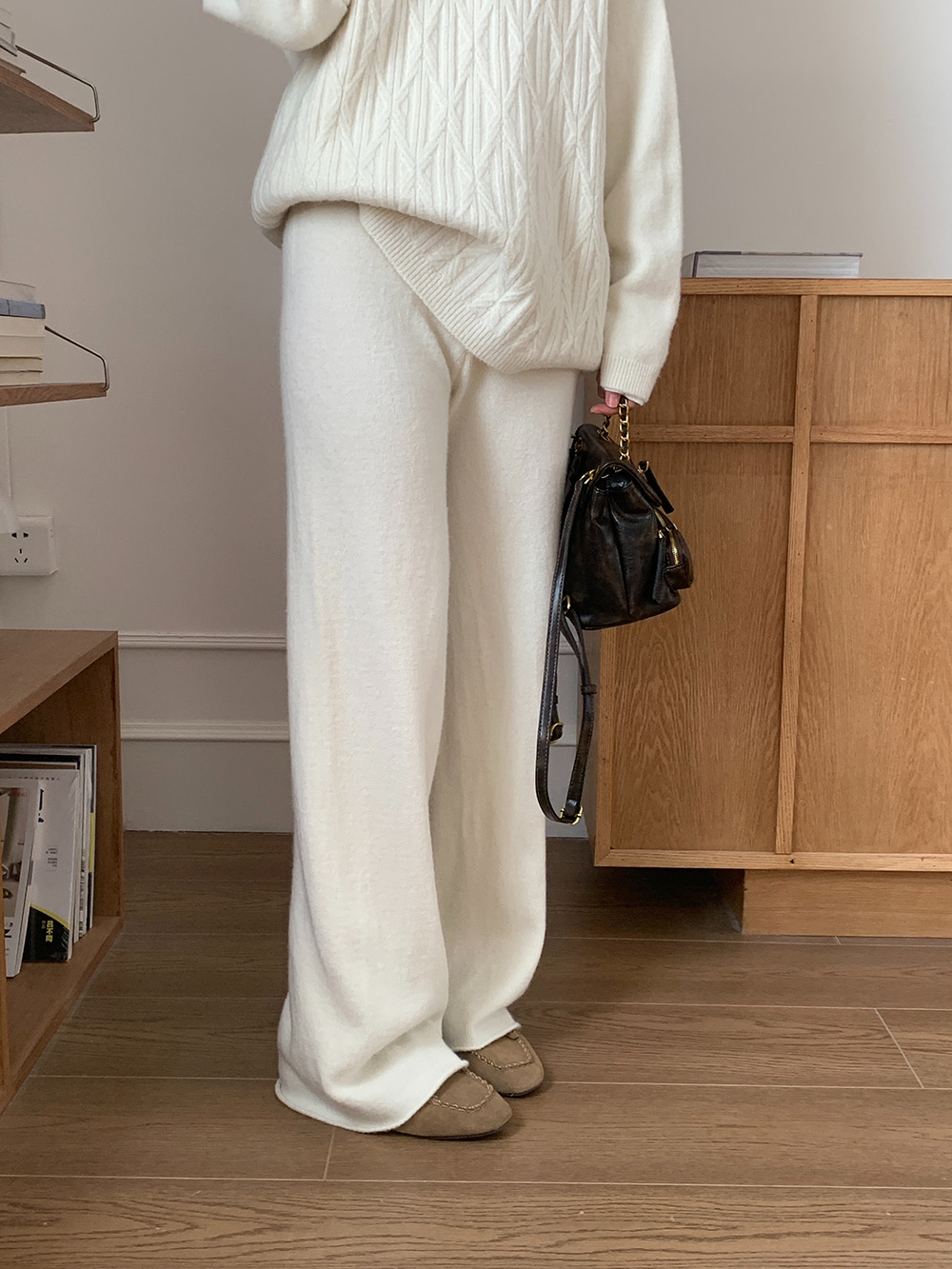 니트 스웨터 바지 상하세트 후드넥 로우숄더 루즈핏 박시 와이트 꽈배기 케이블 트위스트 단색 니트 풀오버 스웨터 And 허리밴딩 일자 롱 니트팬츠 투피스 도톰 따뜻한 겨울