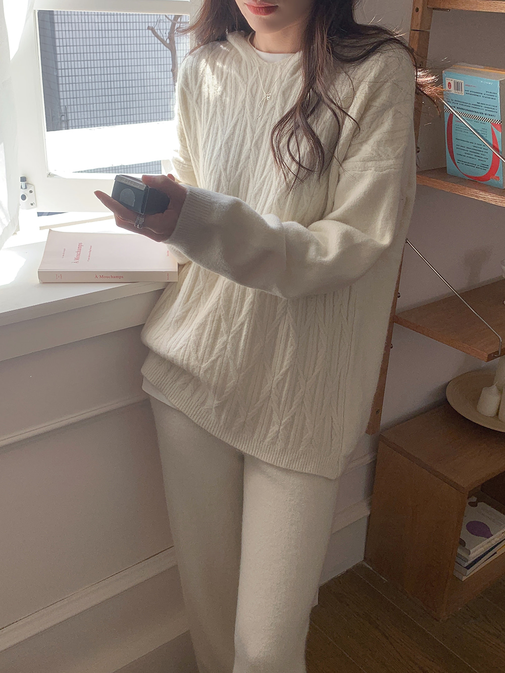 니트 스웨터 바지 상하세트 후드넥 로우숄더 루즈핏 박시 와이트 꽈배기 케이블 트위스트 단색 니트 풀오버 스웨터 And 허리밴딩 일자 롱 니트팬츠 투피스 도톰 따뜻한 겨울