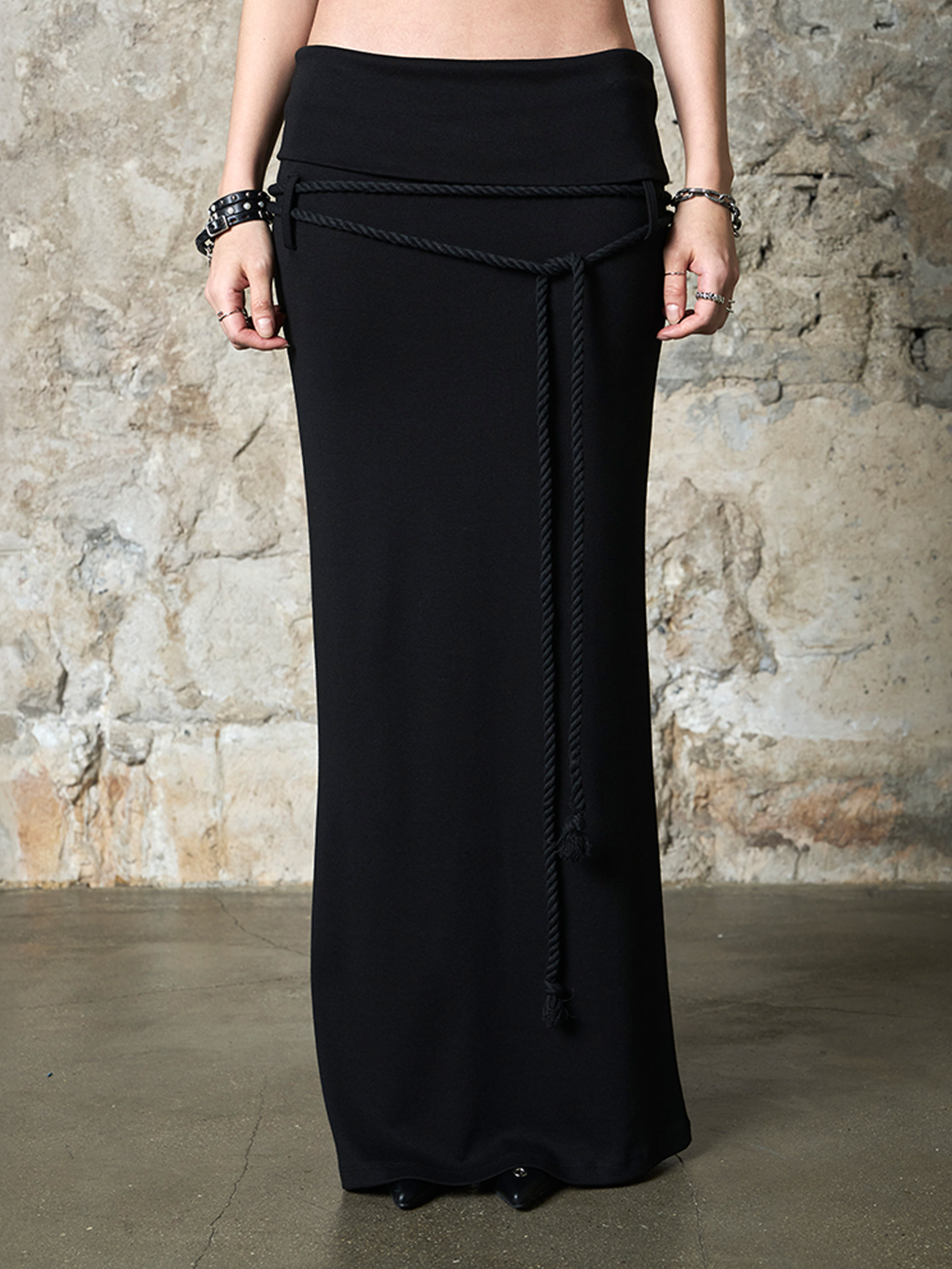 Folding maxi skirt - BLACK - 이유씨티 EUCT® Official online store