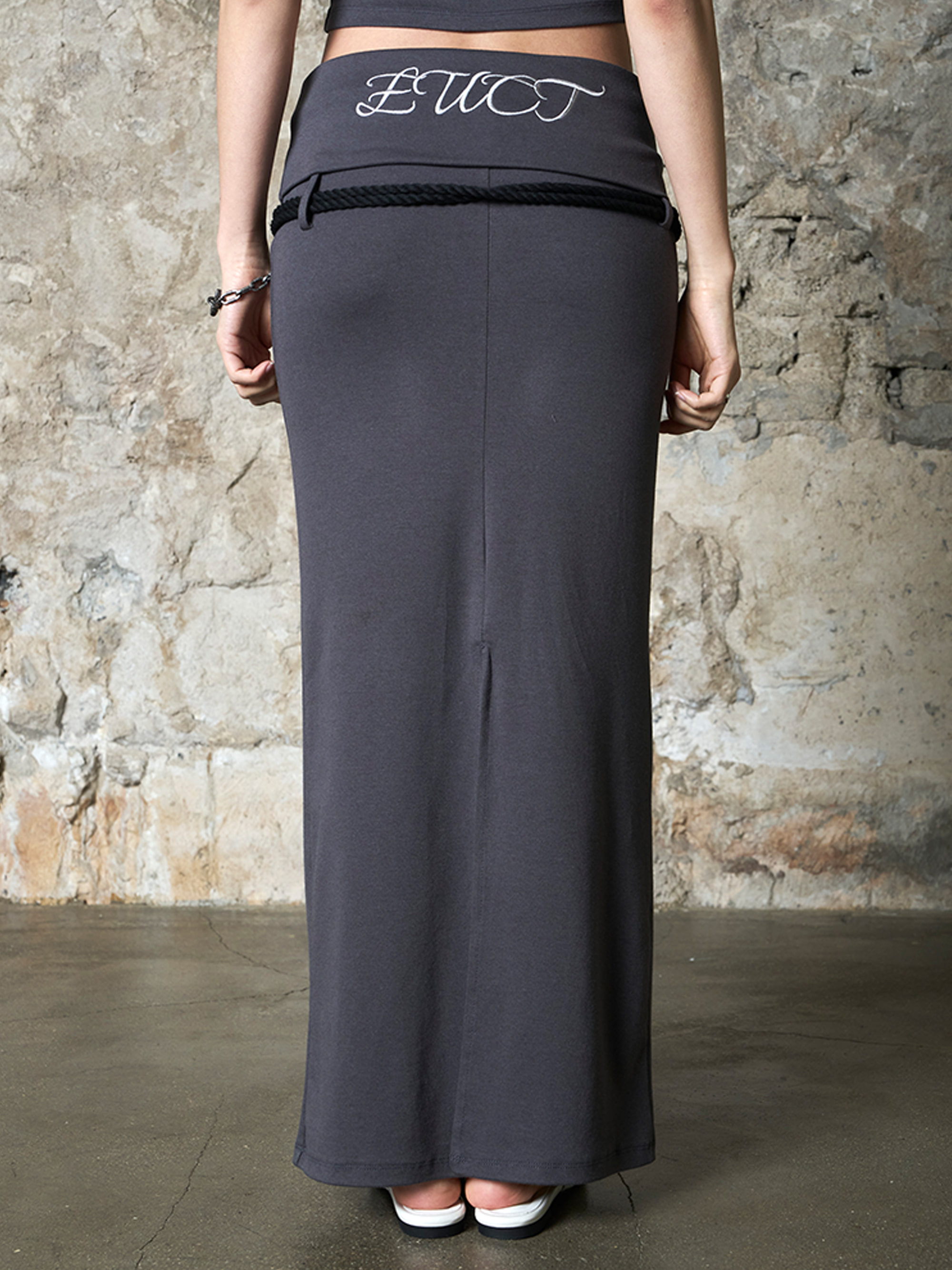 Folding maxi skirt - CHACOAL - 이유씨티 EUCT® Official online store