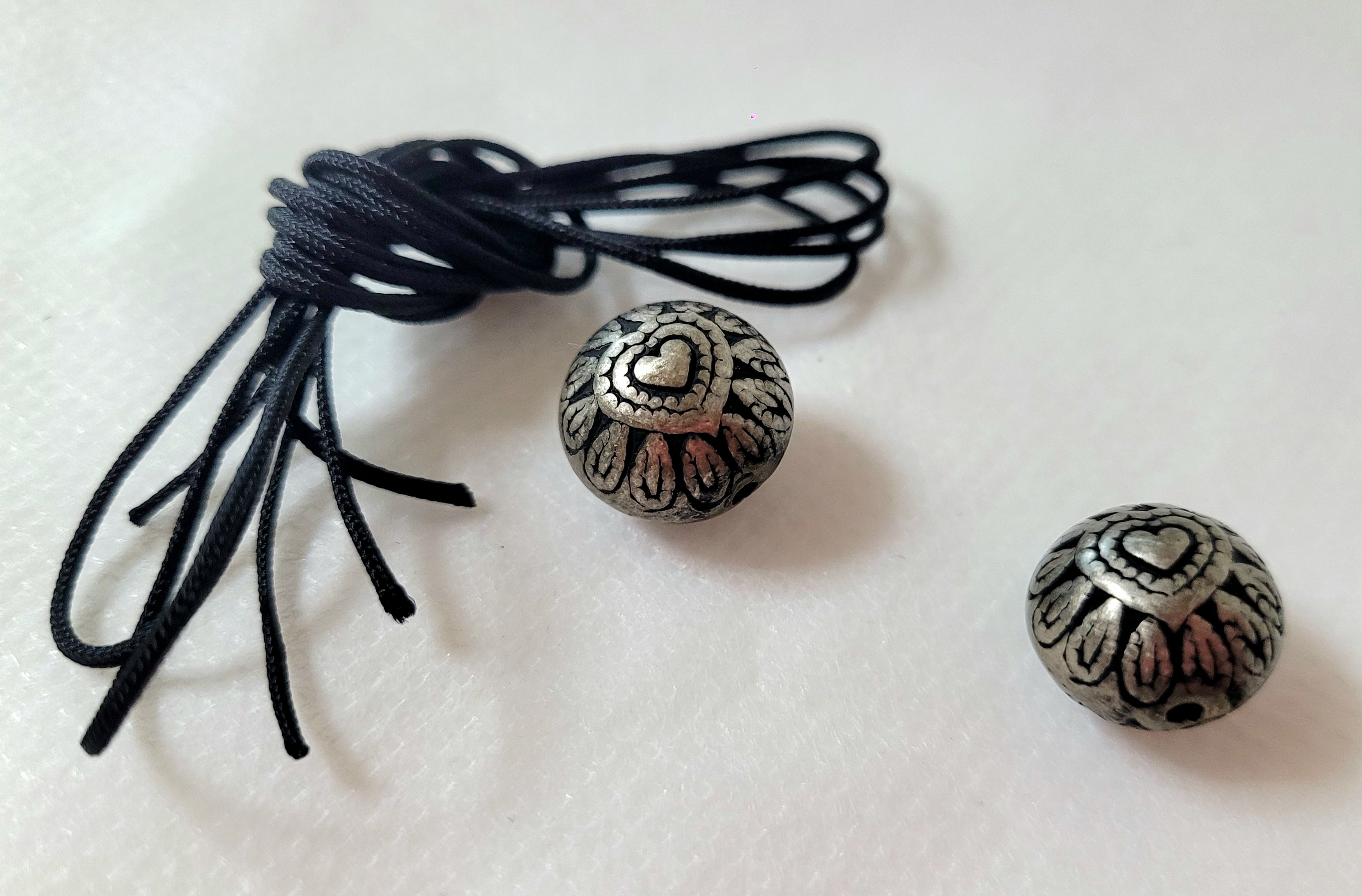 하트볼 은버니쉬 매듭팔찌 | hiUU