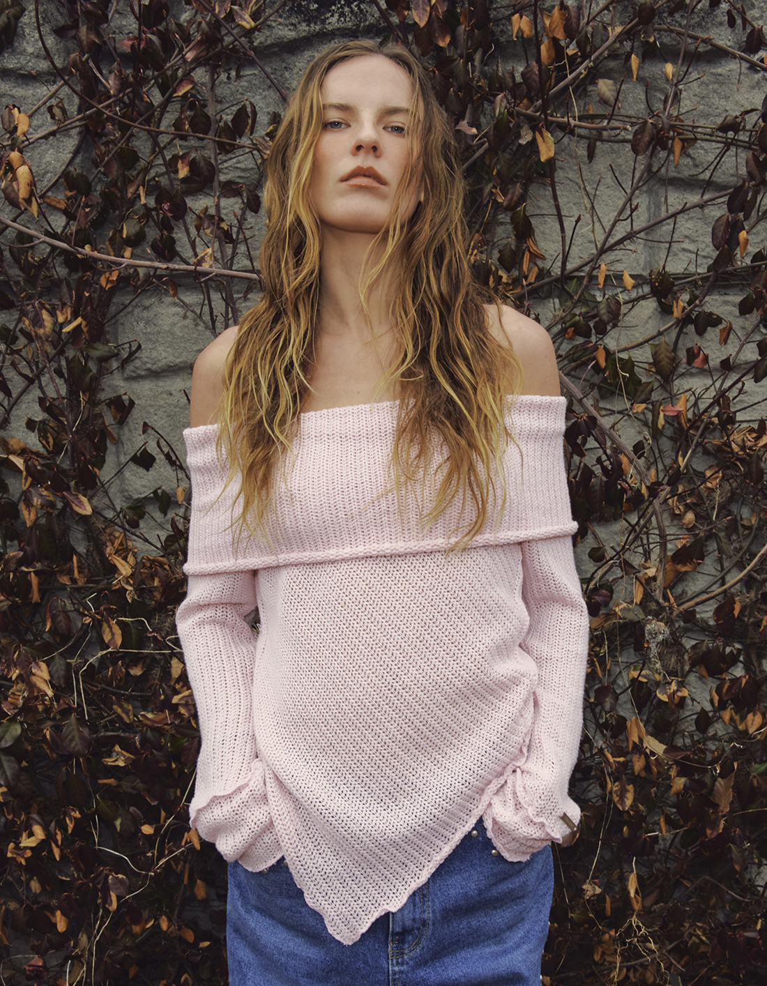 SLOUCHY OFF-SHOULDER SWEATER, PINK - polysooem