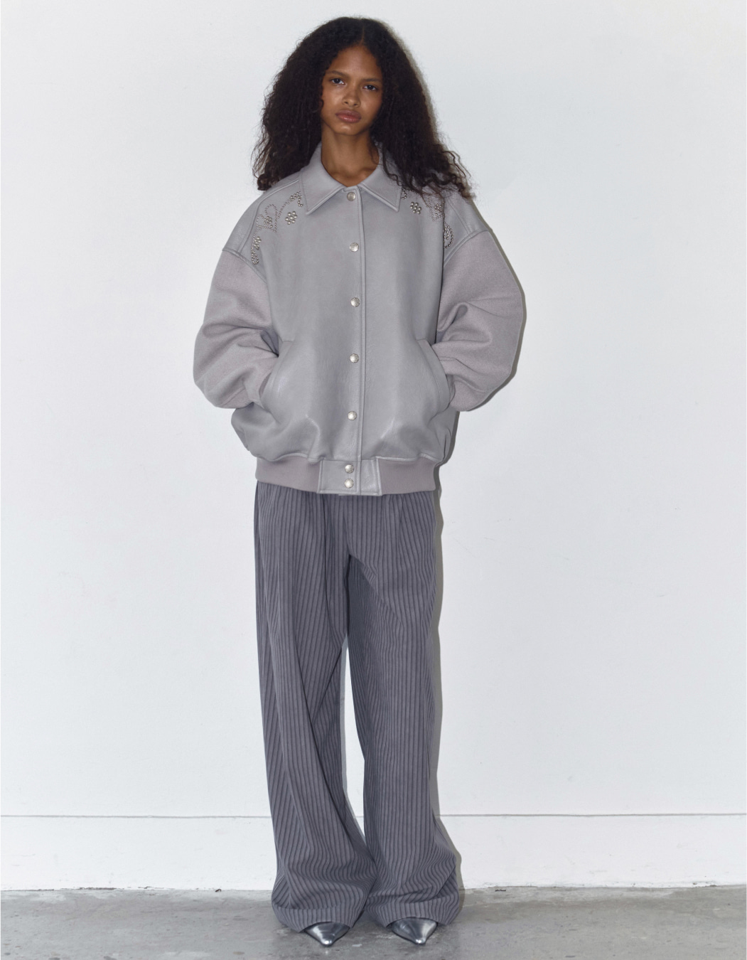 HEART STUDDED VARSITY JACKET_ONZI_EDITION, GREY | polysooem
