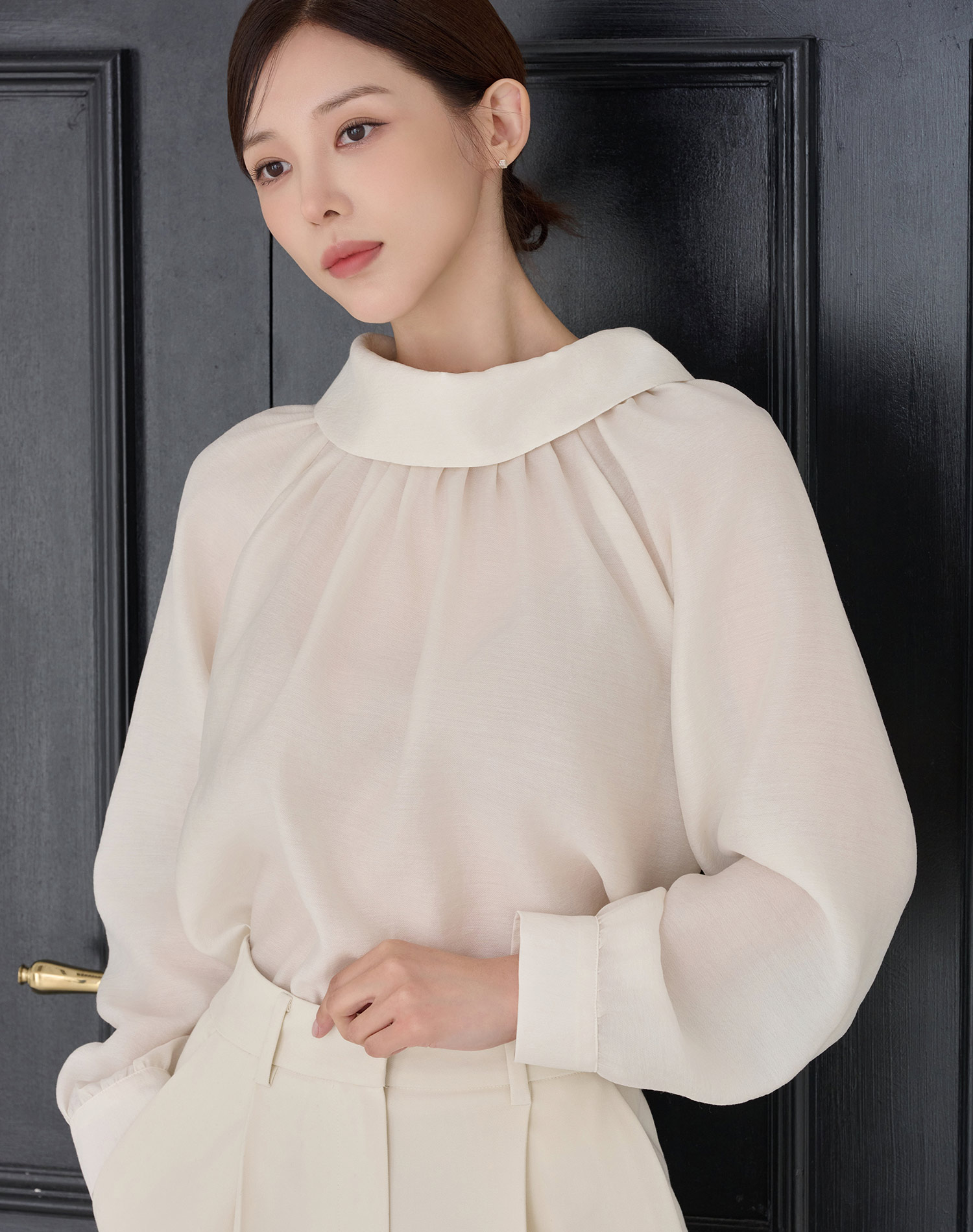 퀸잇 - 투 웨이 타이 블라우스 아이보리 TWO WAY TIE BLOUSE IVORY