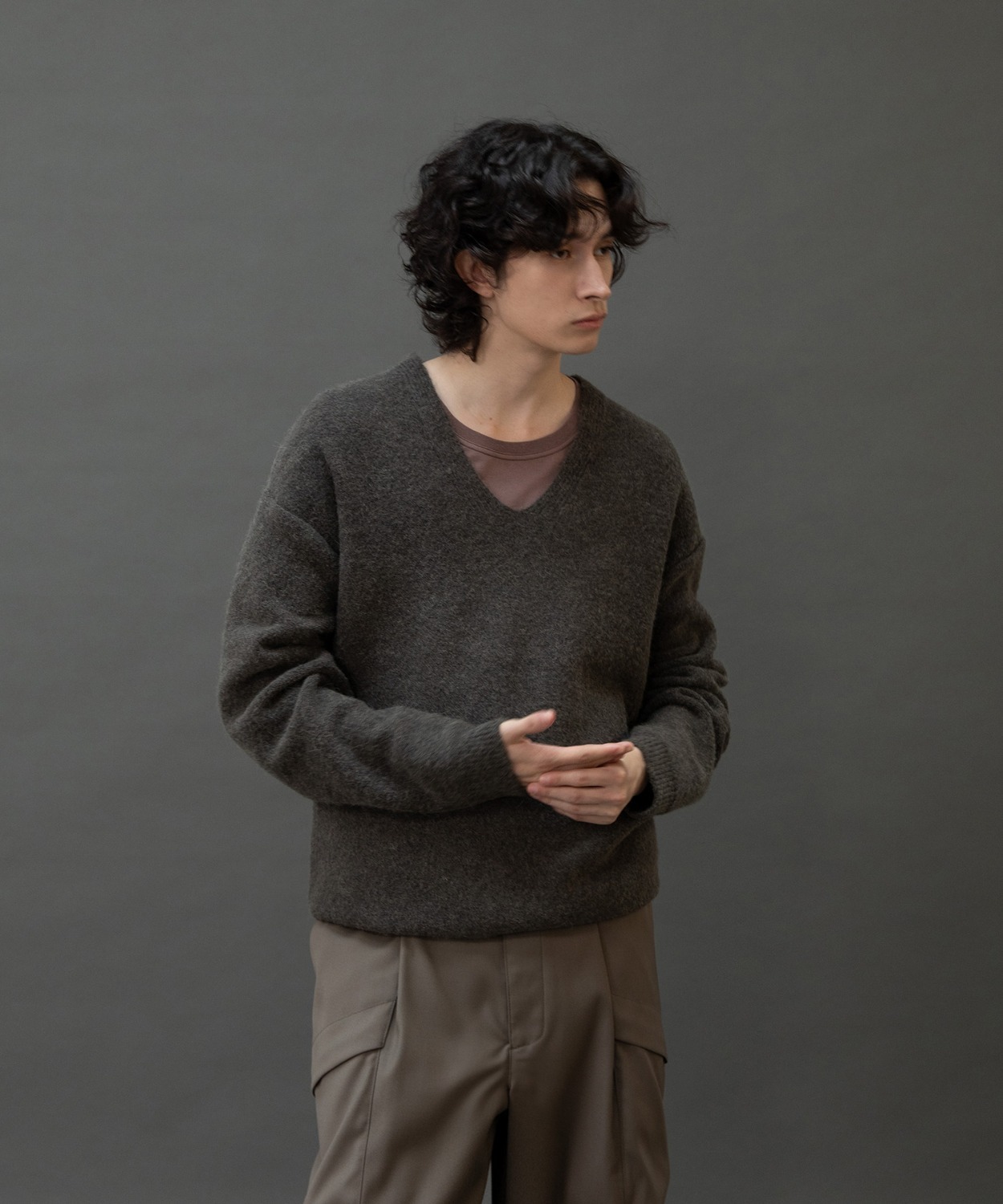 Current V-Neck Knit (Basalt) - 어나더오피스
