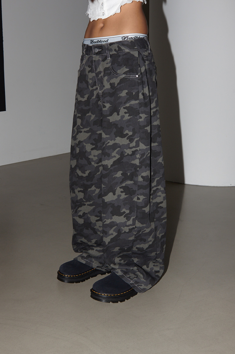 PAN MEGA WIDE CAMO DENIM - 런츠