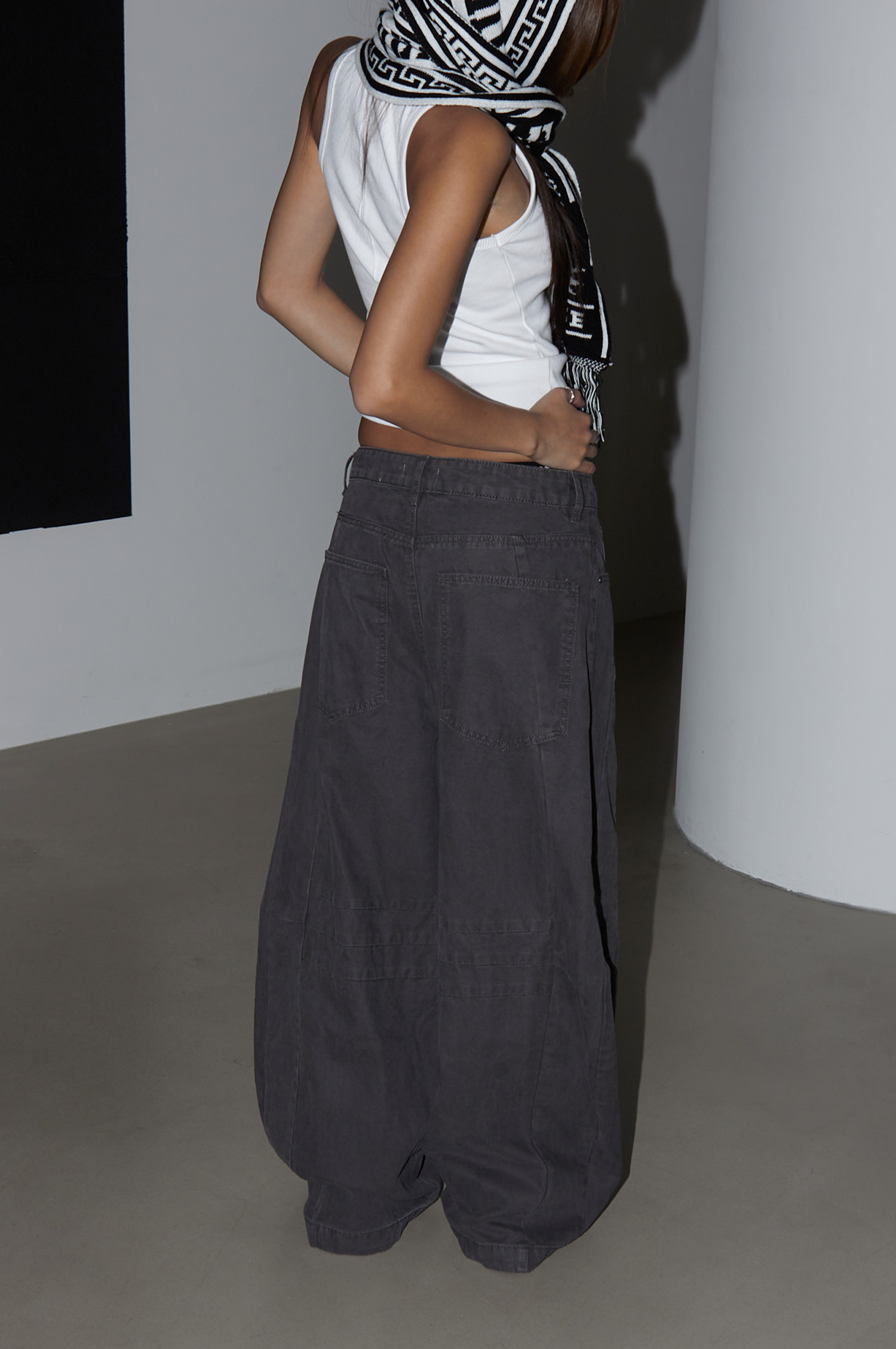 VAN MEGA WIDE VINTAGE PANTS | 런츠