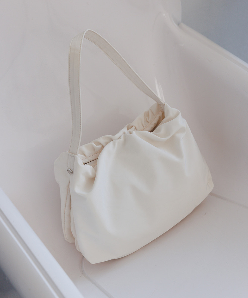 SHELL HOBO BAG CREAM - TTUDEMENT