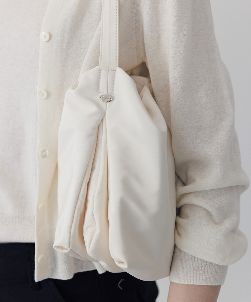 SHELL HOBO BAG CREAM - TTUDEMENT