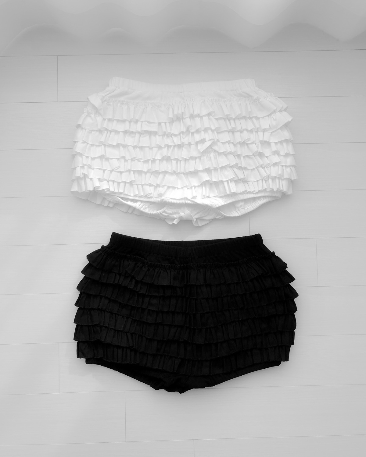 Pompom Frill Shorts 2c 고와