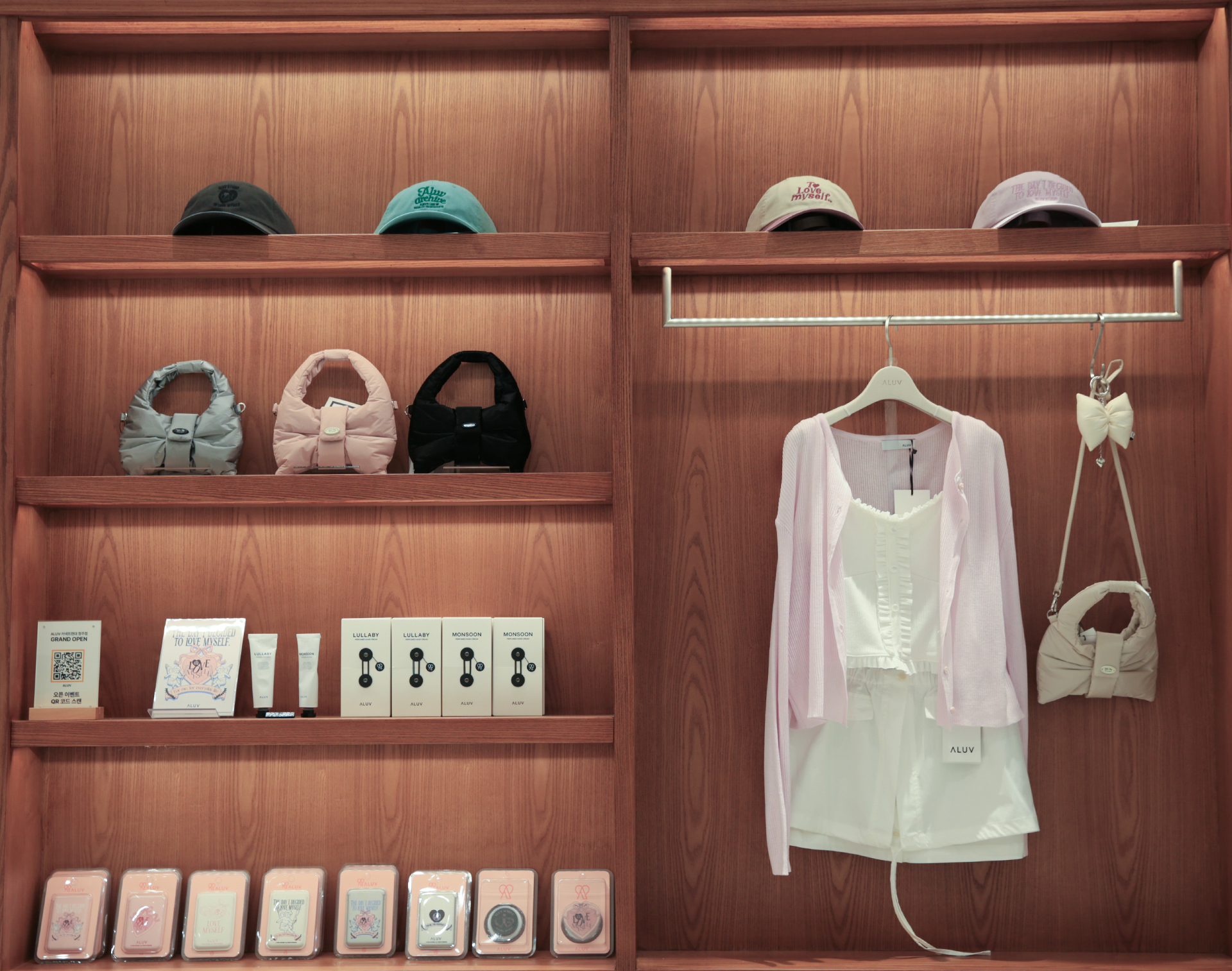 stockist STORE | ALUV