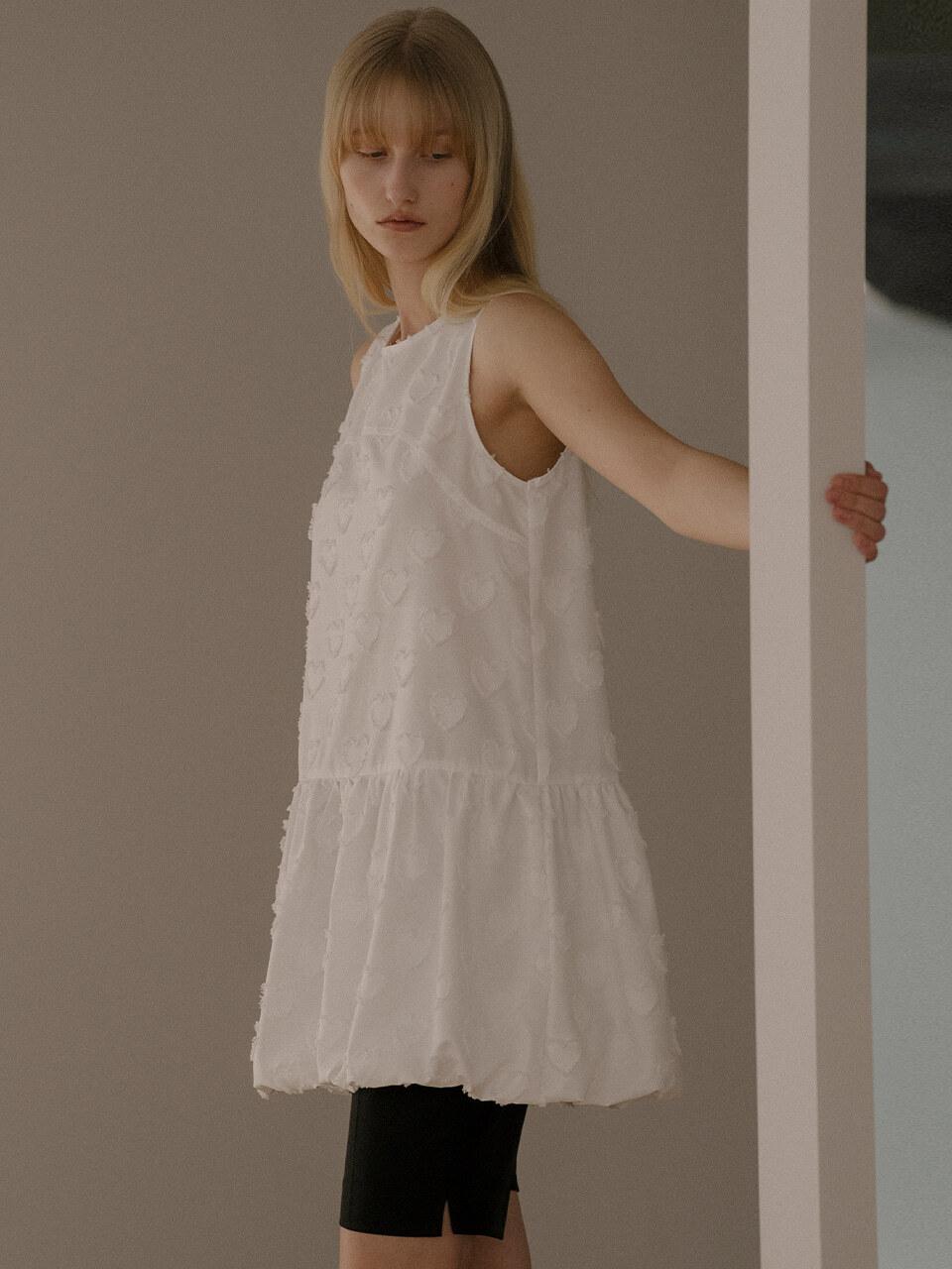 Heart balloon sleeveless ops KNSS04OP03_Ivory - 노운베러