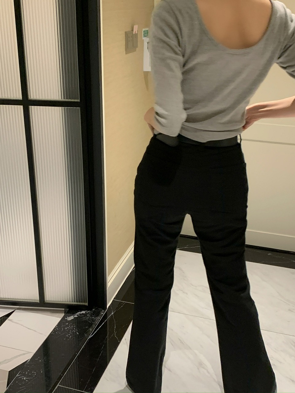 Capri Deep U-Neck T-Shirt - RE M U