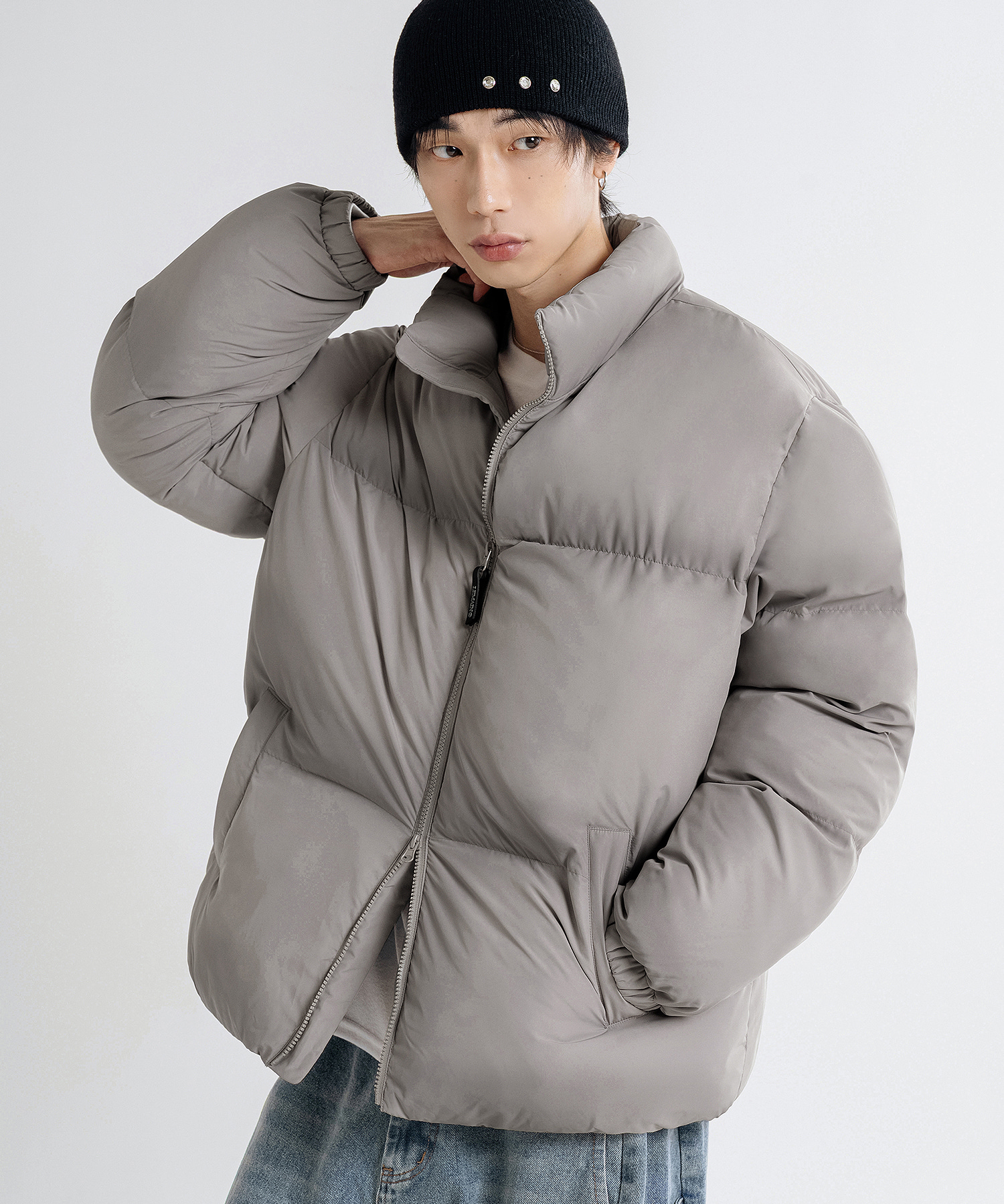 에센셜 2WAY 오버핏 푸퍼 숏 패딩 자켓 Gray | LEMAIN SECOND