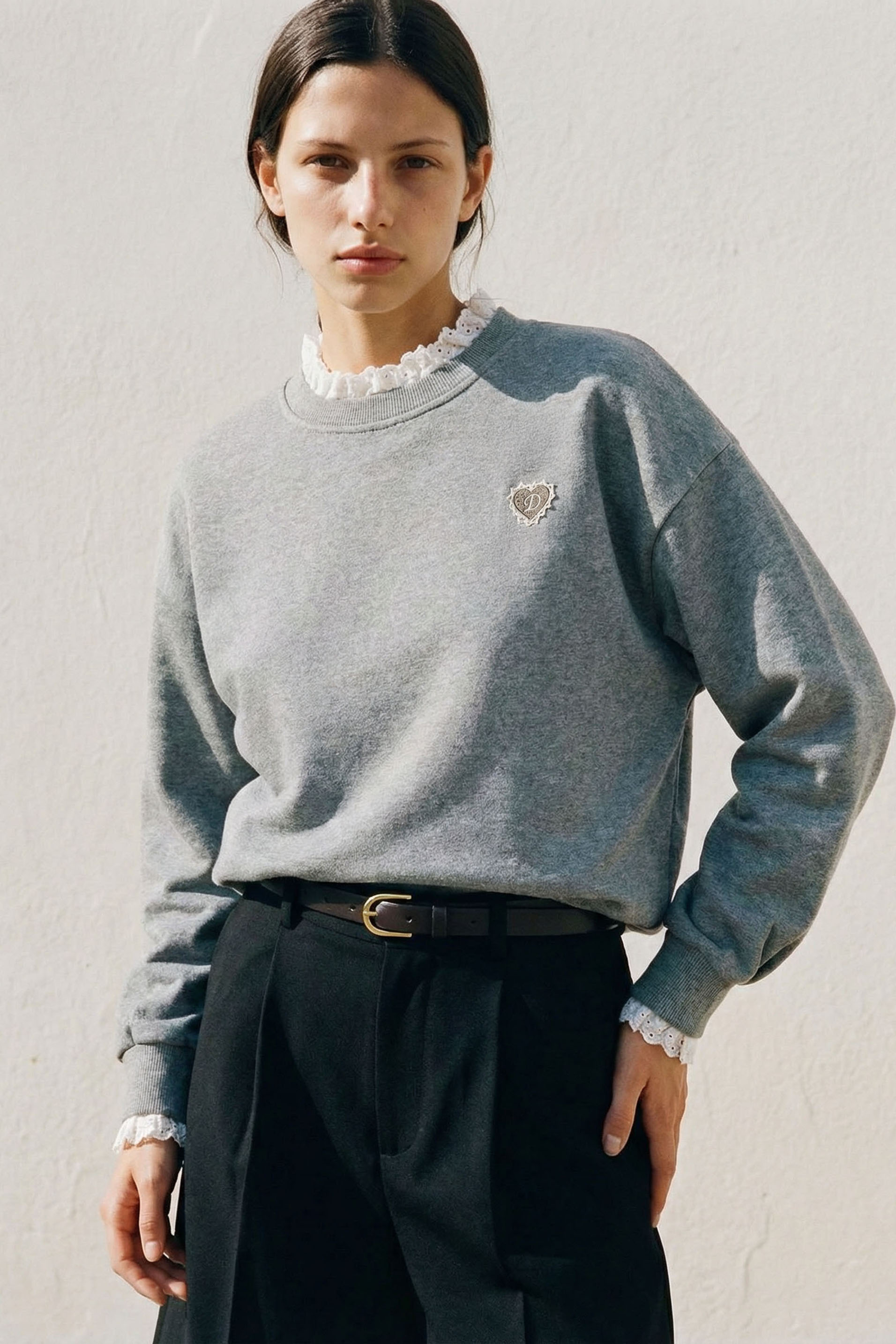 Diknock | Eve Lettering Embroidered Frill Sweatshirt