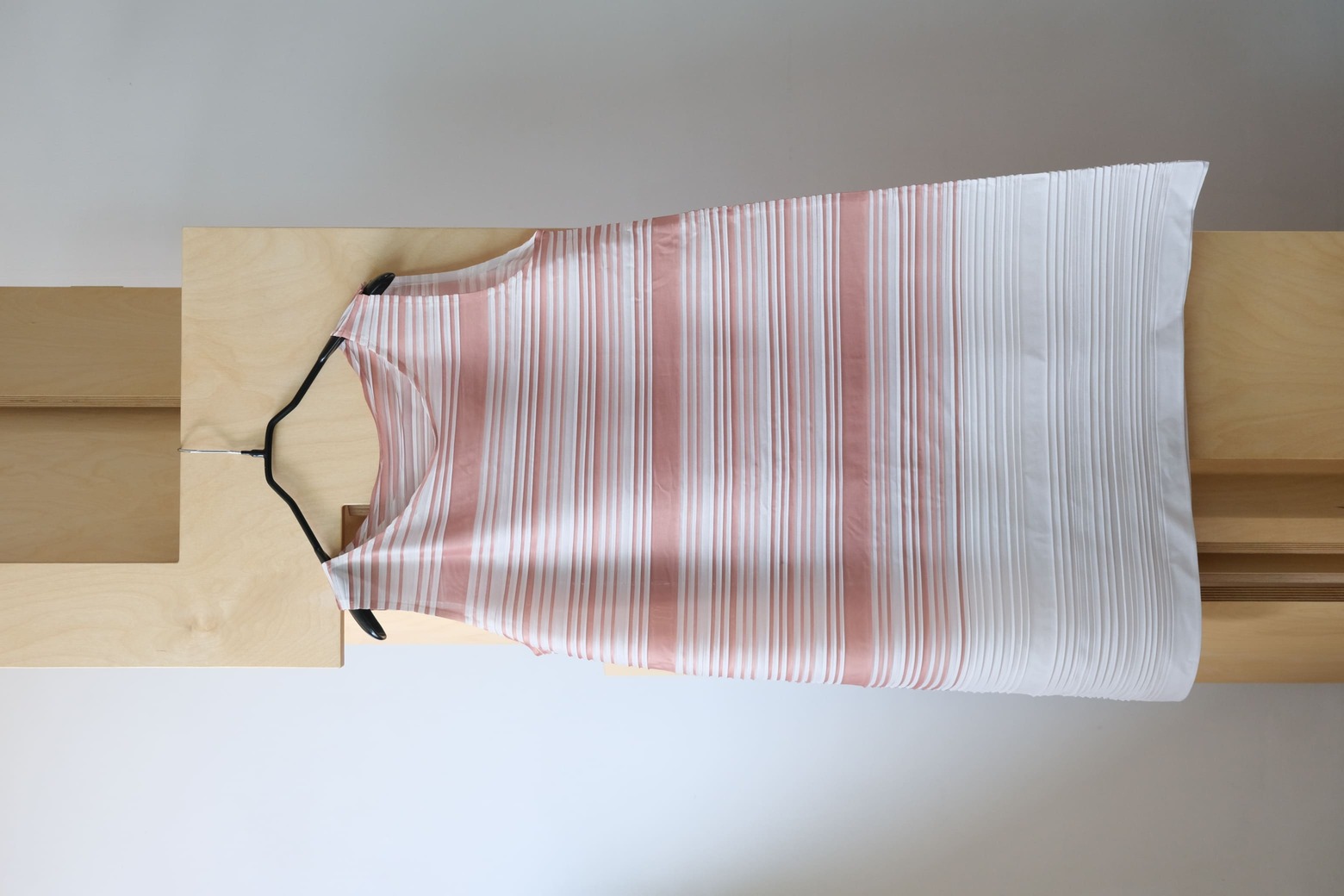 PLEATS PLEASE ISSEY MIYAKE Sleeveless Gradation Dress - takarabako