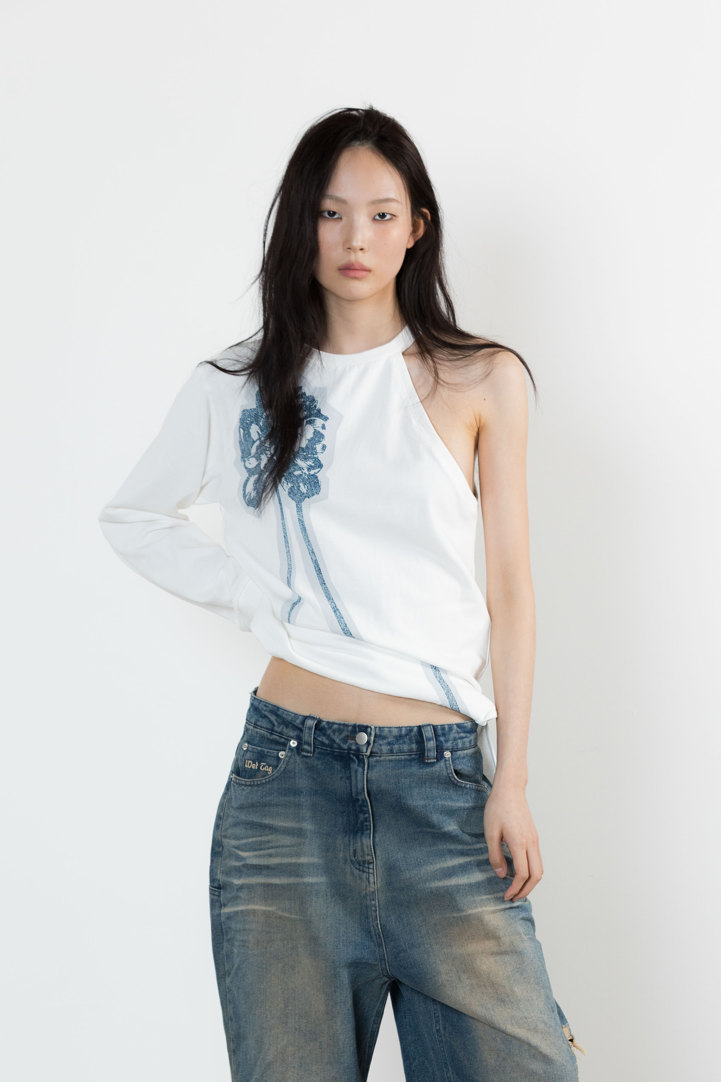 WET TAG | FLOWER UNBALANCE TOP WHITE