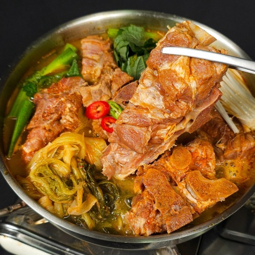 [2444] 할매가마솥 뼈다귀 해장국 2.7kg(900g x 3팩) - 프레시퍼스트 Biz