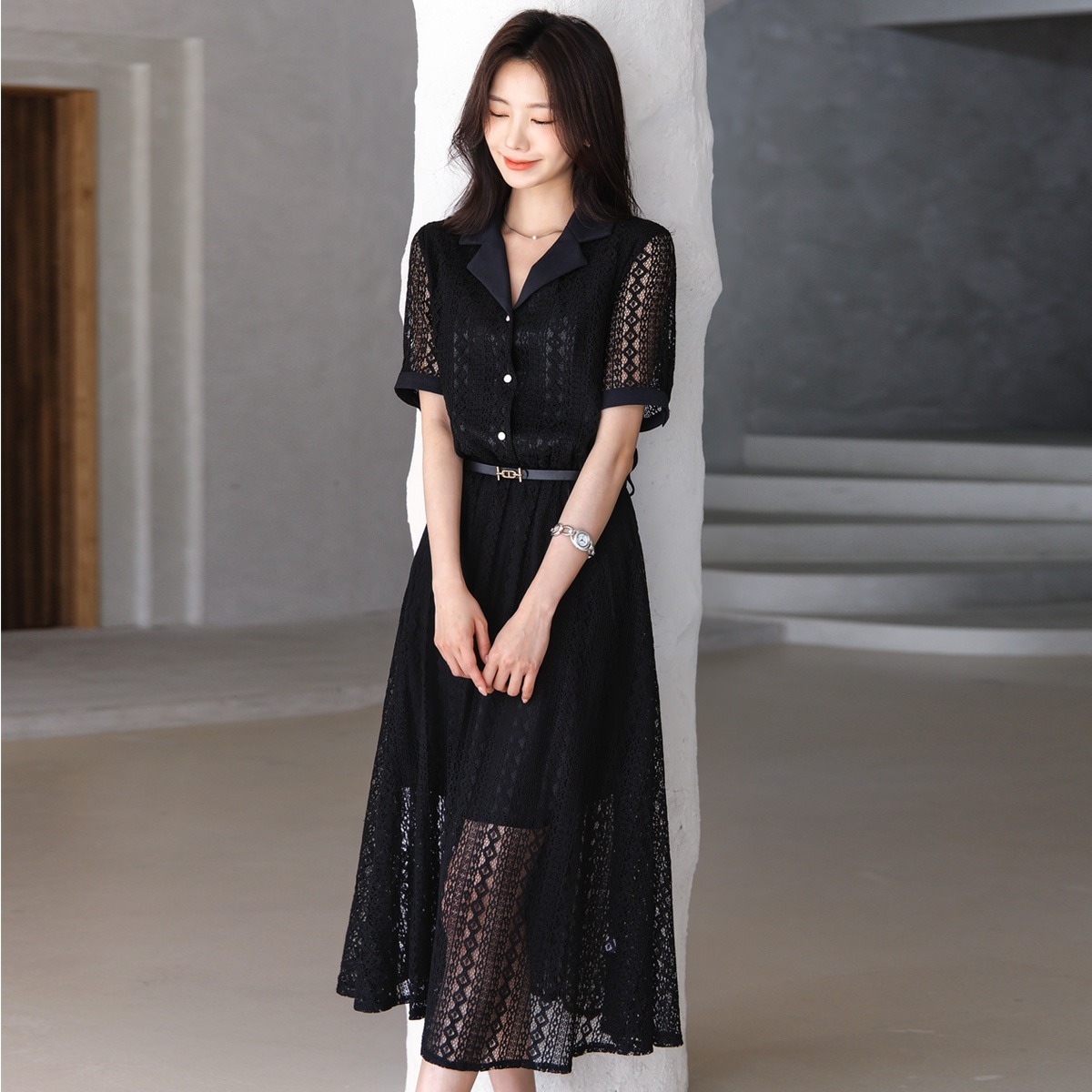 퀸잇 - 뒷밴딩 단추셔링 플레어 원피스_2color